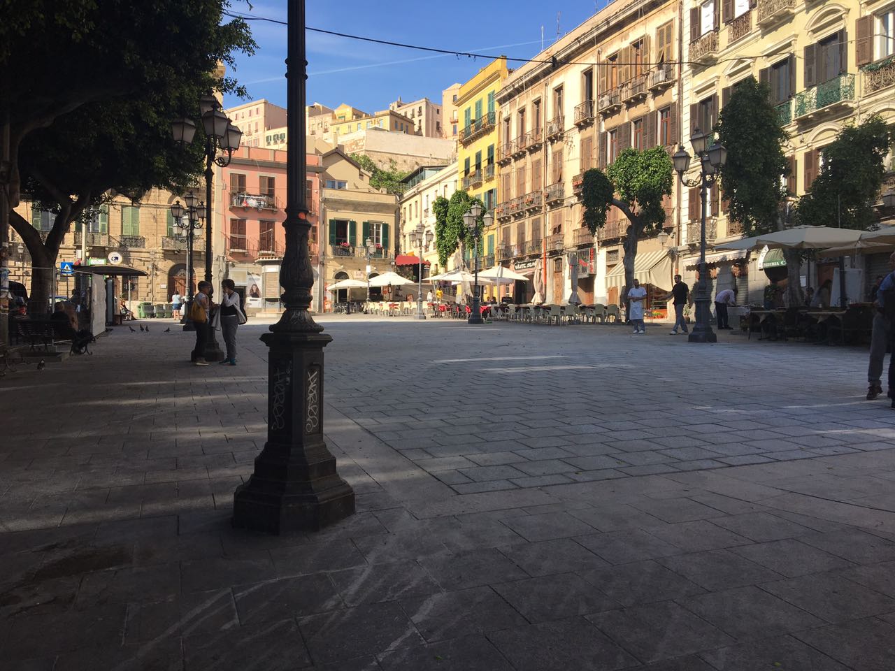 Piazza Yenne riaperta e "liberata" dalle aiuole e dalla fontana ...