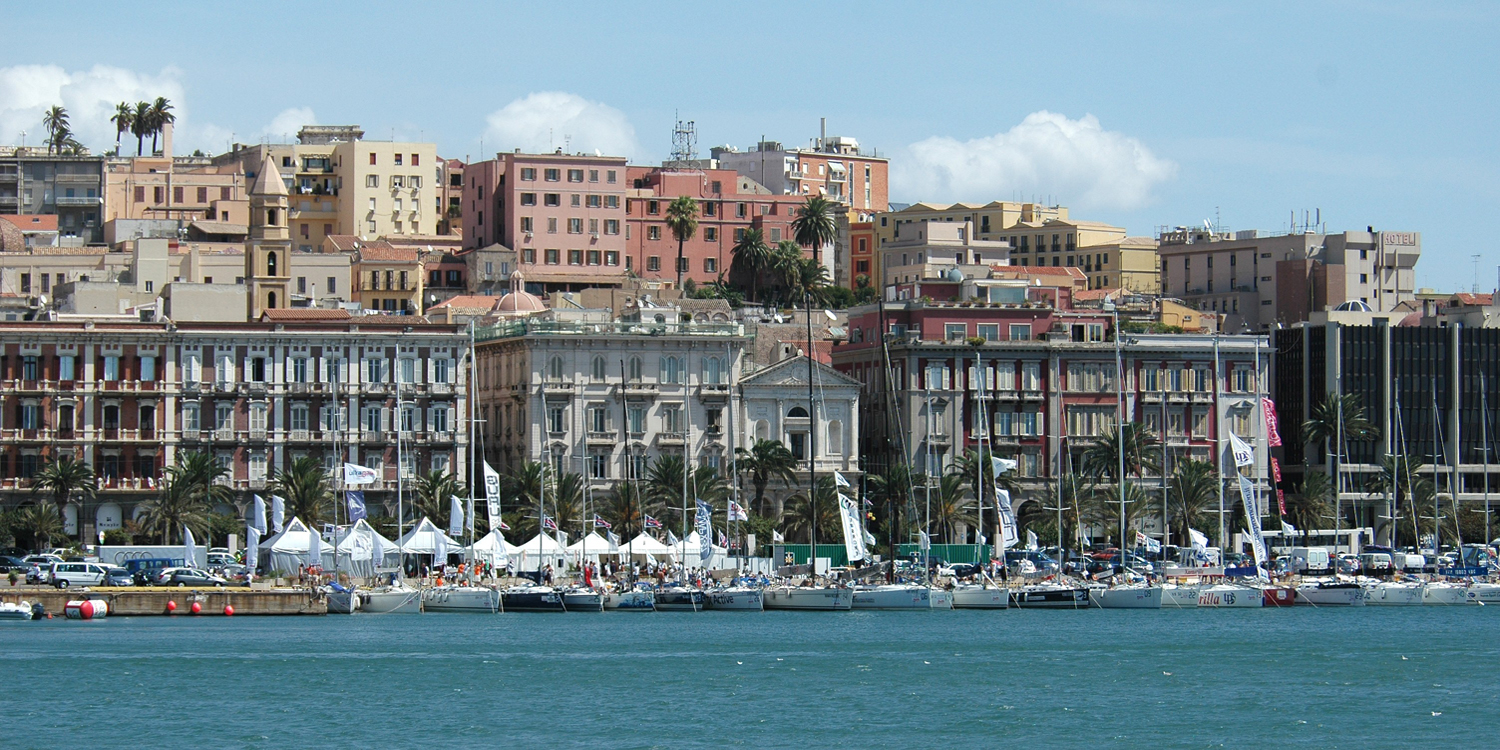 Pedonalizzazione di via Roma, la parola ai commercianti | Cagliari ...