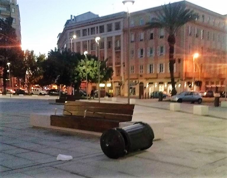 Vandali in azione in piazza Garibaldi: ancora nessun rispetto per i ...