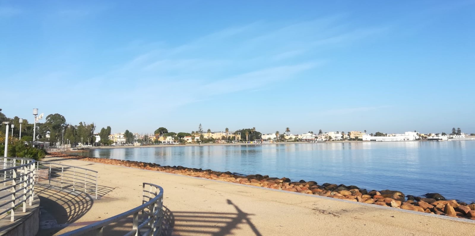 La foto del giorno. Cagliari, Marina Piccola: il mare come un lago ...