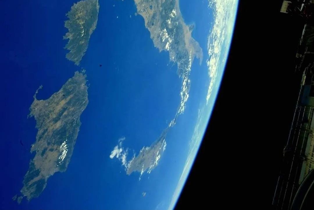 La Sardegna dallo spazio: il nuovo scatto di Samantha Cristoforetti ... La Sardegna dallo spazio: il nuovo scatto di Samantha Cristoforetti ...