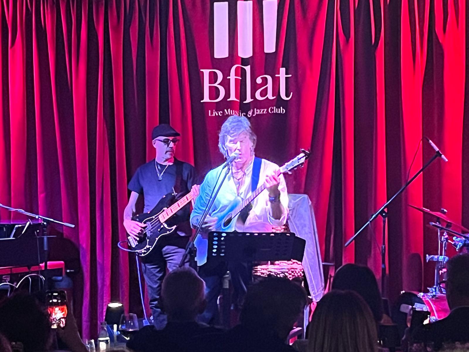 (VIDEO) Ron Moss infiamma il BFlat a Cagliari | Cagliari - Vistanet