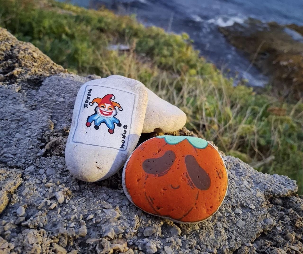 Tutti pazzi per i sassolini: anche in Sardegna il gioco dei sassi ...