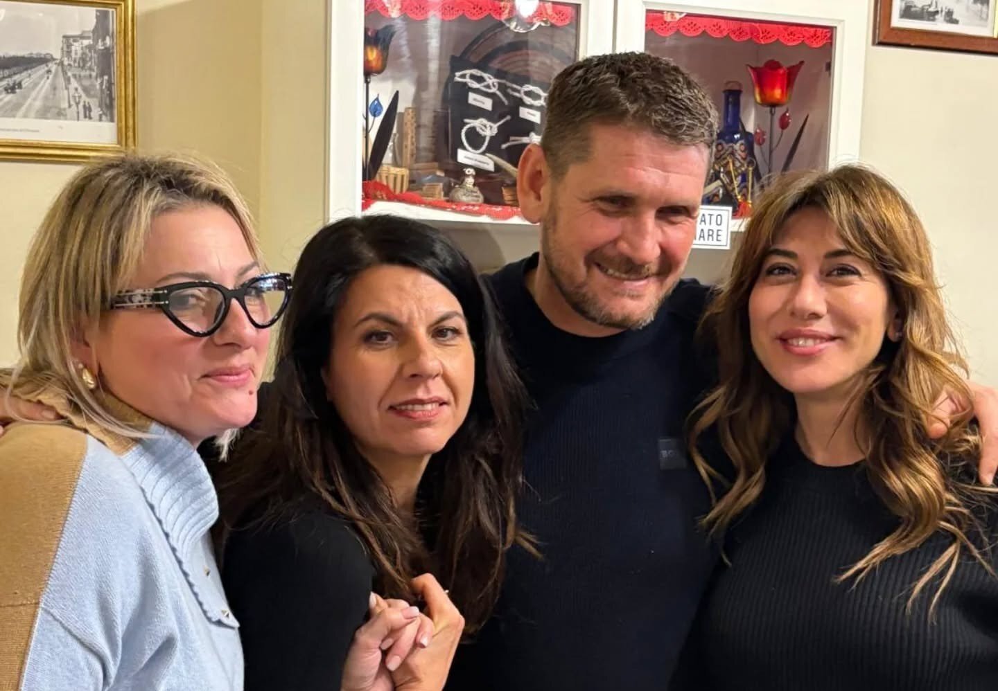 Geppi Cucciari e Virginia Raffaele sul set in Sardegna: lo scatto ...