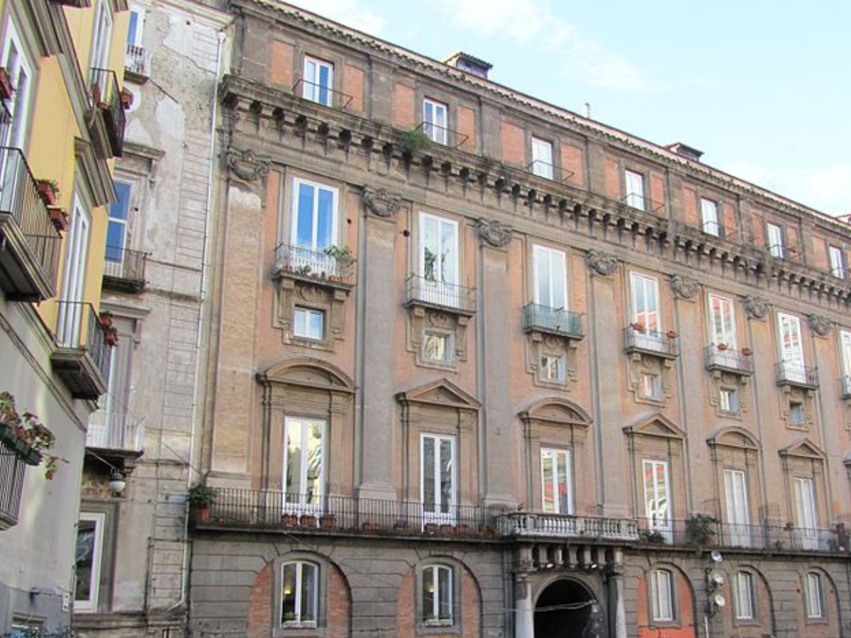 Quiz per napoletani doc: di che palazzo si tratta?- napoli.vistanet.it