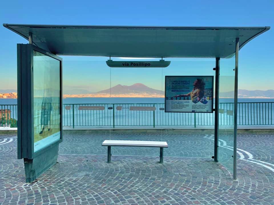 La fermata del bus più bella è a Napoli - napoli.vistanet.it