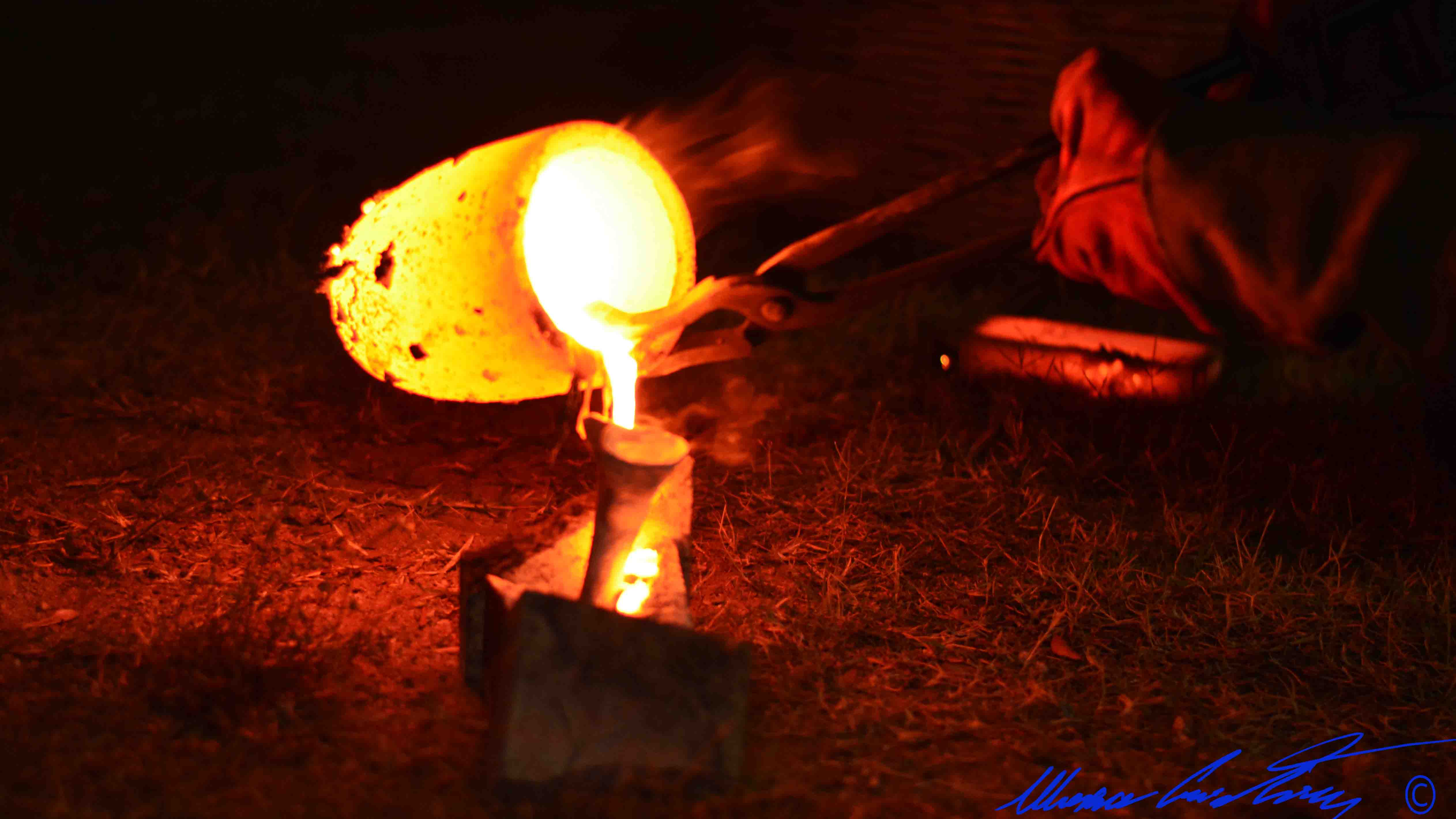Le foto dei lettori. Il maestro Andrea Loddo crea un bronzetto con la ...