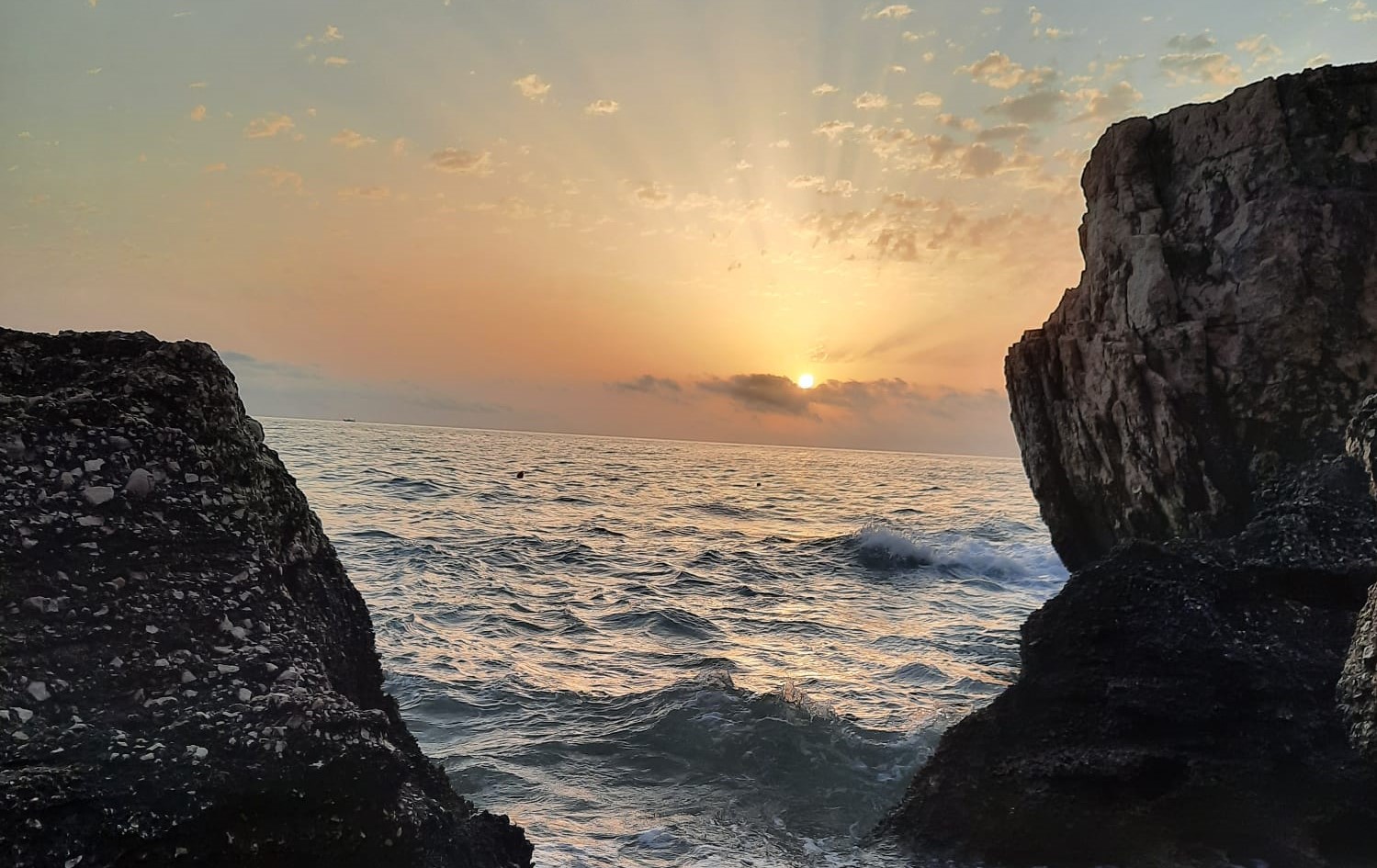 Una suggestiva e romantica alba a Cala Mariolu | Ogliastra - Vistanet