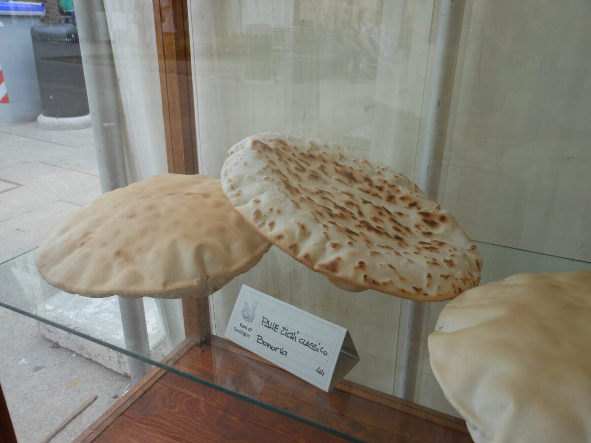 Alla scoperte del pane "Zichi": buono da solo ma anche come sostituto ...