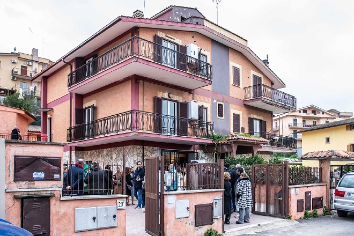 Il caseggiato è stato confiscato alla criminalità